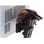 Xtech 600W (20+4pin) Fuente de Poder ATX W/2 SATA - CCLink